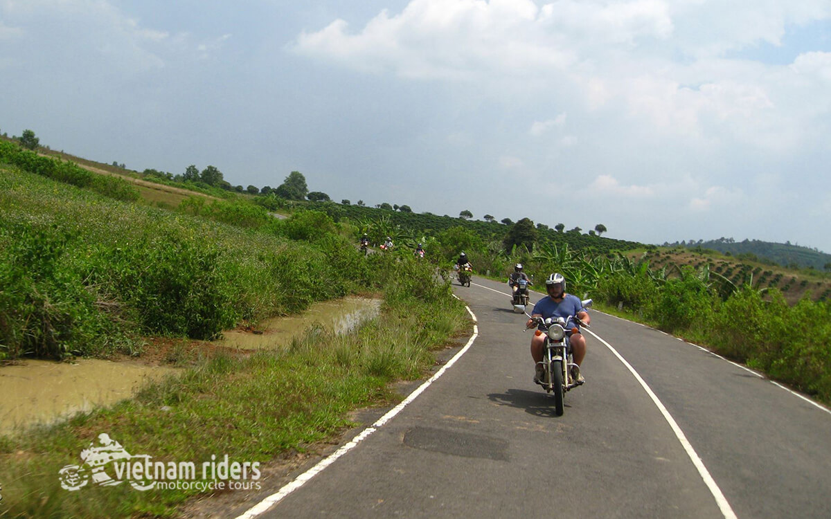 South Vietnam Motorcycle Loop Tour (8 Days) - Vietnam Riders